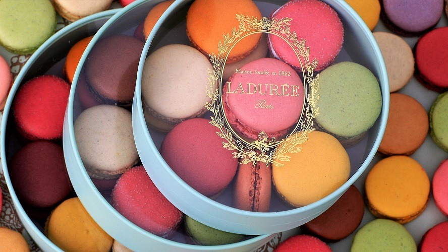 Ladurée Dubai Mall announces new colors! - DubaiBonjour.com